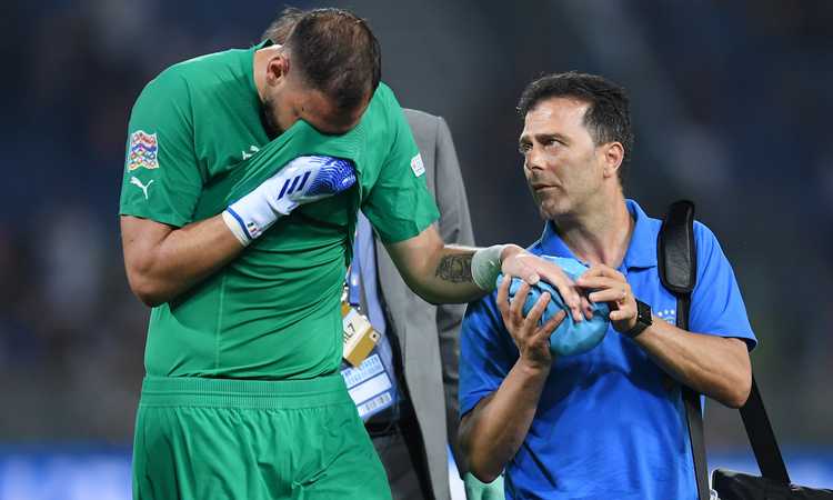 Italia, lussazione al dito per Donnarumma: per ora resta in ritiro ... Italia, lussazione al dito per Donnarumma: per ora resta in ritiro ...