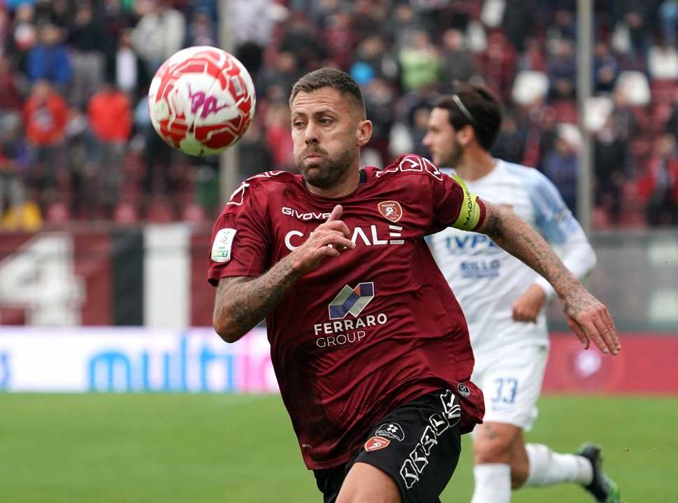Reggina Ufficiale Tre Punti Di Penalizzazione Per Mancato Versamento