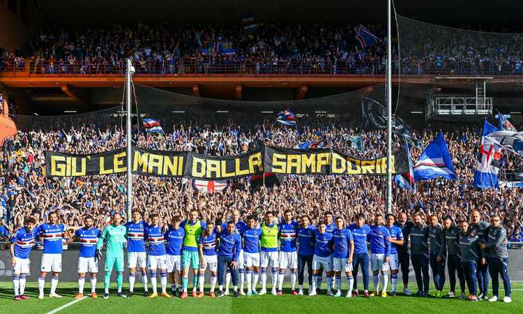 Brividi a Marassi: calciatori e tifosi uniti nel coro ‘Giù le mani ... Brividi a Marassi: calciatori e tifosi uniti nel coro ‘Giù le mani ...
